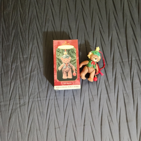 Hallmark | Holiday | 999 Hallmark Gift Bearers Ornament | Poshmark
